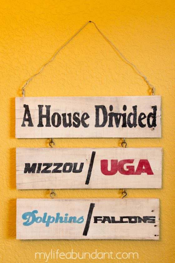 DIY Pallet House Divided Sports Sign
